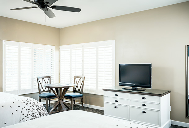 Beachside San Diego Hotel with Pool | Pacific Shores Inn