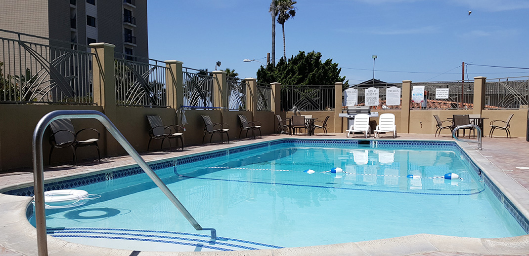 Beachside San Diego Hotel with Pool | Pacific Shores Inn
